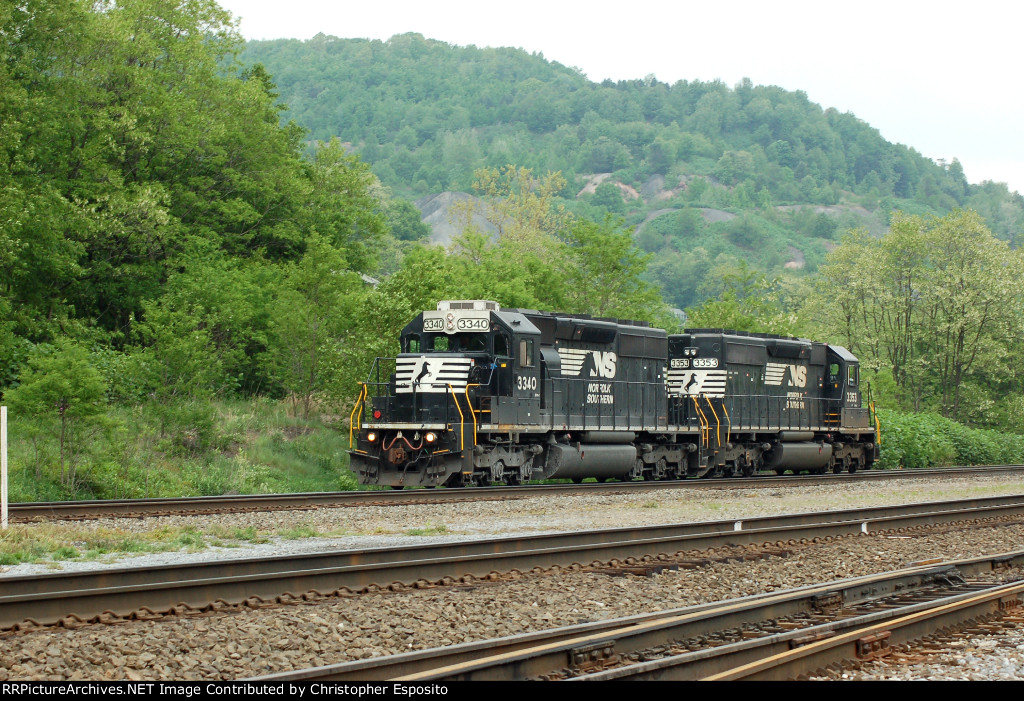 NS SD40-2 3340 & 3353